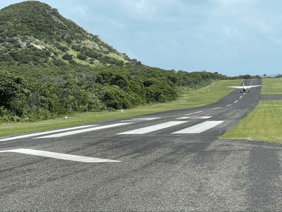 List of airports by IATA airport code: L - airport.id